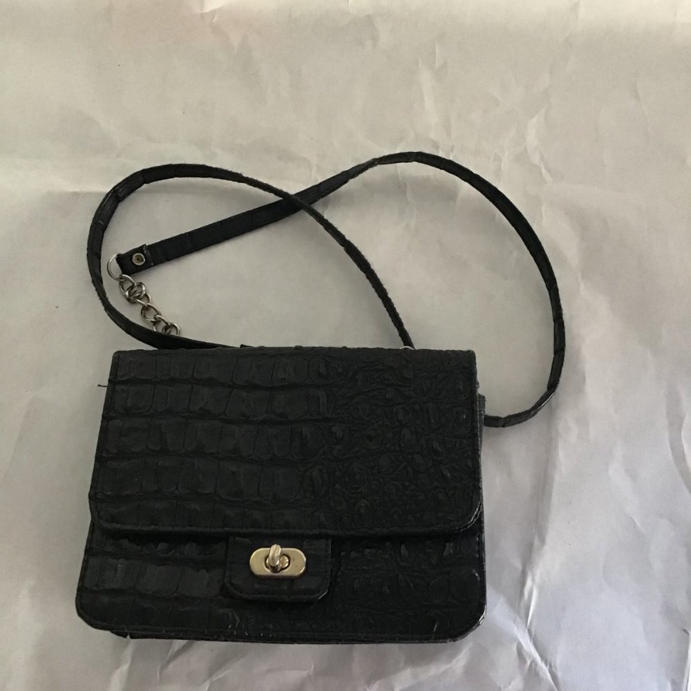 Black Crossbody Bag, Crocodile Like Texture On Bag An… - Gem